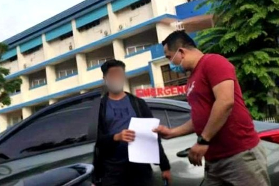 Driver huli sa pagbebenta ng pekeng travel authority | Police Files! Tonite
