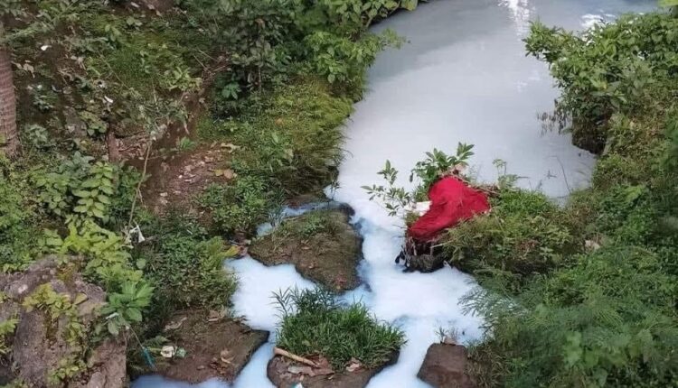 Tubig sa ilog sa Cebu nagkulay puti | Police Files! Tonite
