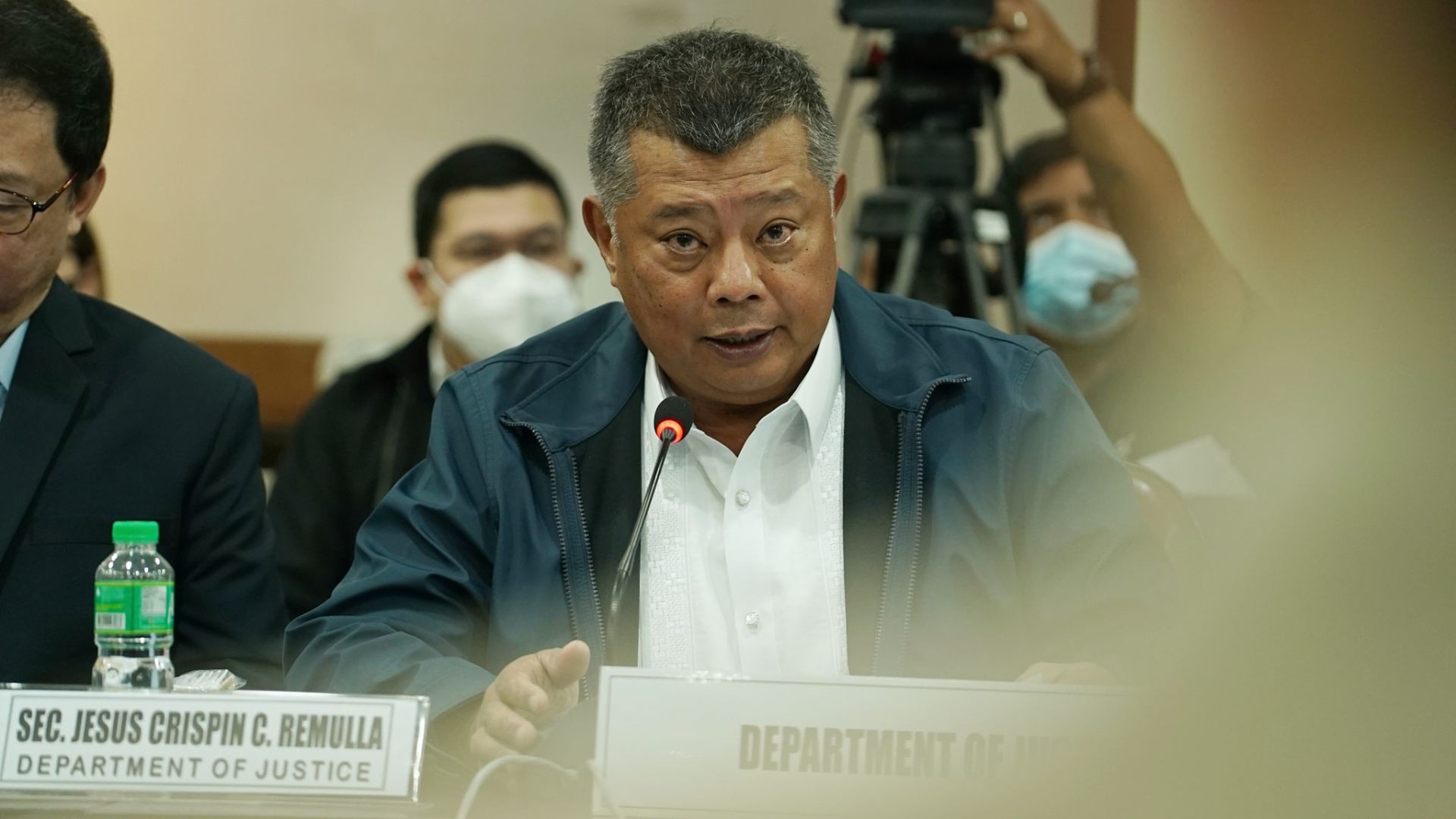 DOJ Sec. Remulla nanindigan hindi mangingialam sa kaso ng anak | Police ... DOJ Sec. Remulla nanindigan hindi mangingialam sa kaso ng anak | Police ...