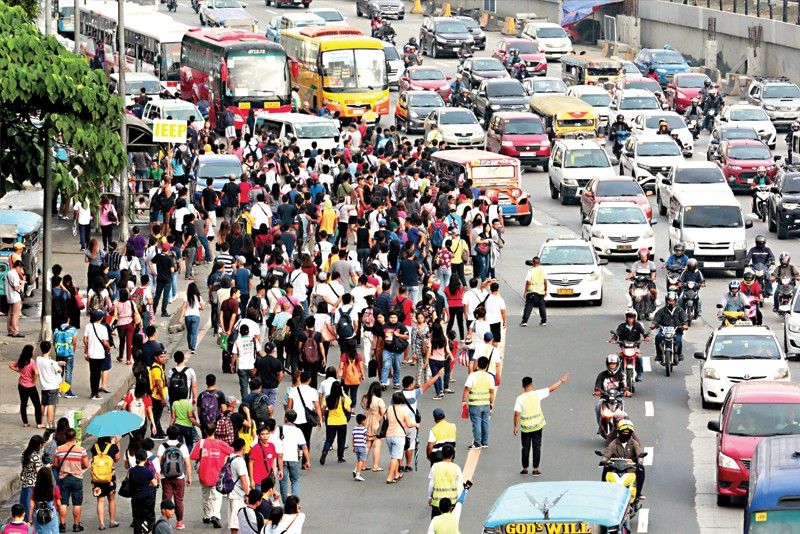 Dagdag-pamasahe sa rush hour hirit ng transport group | Police Files ...