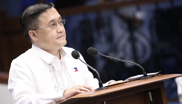 Bong Go, naghain ng panukalang magkakaloob ng karagdagang benepisyo, opisina para sa mga dating ...