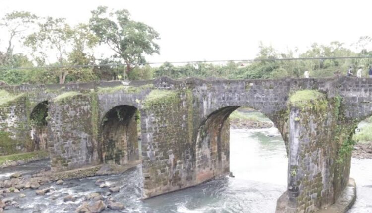 Heritage bridge sa Quezon province binaboy | Police Files! Tonite