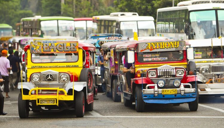 Prangkisa ng traditional jeepneys pinalawig ng LTFRB | Police Files! Tonite