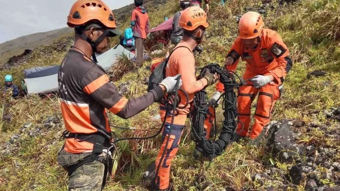 Labi ng Cessna victims sa Mayon pahirapan ang pagbaba | Police Files! Tonite