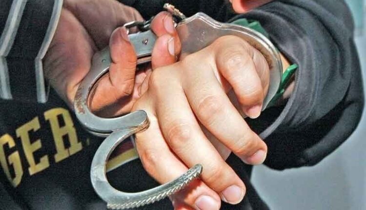 2 drug pusher arestado sa Munti | Police Files! Tonite 2 drug pusher arestado sa Munti | Police Files! Tonite