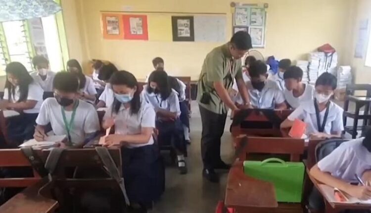 Mga estudyante sa iskul sa Bulacan, nagkakasakit sa sobrang init ng panahon | Police Files! Tonite