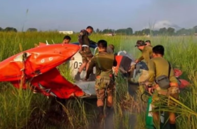 Eroplano ng Air Force bumagsak: 2 sugatan | Police Files! Tonite