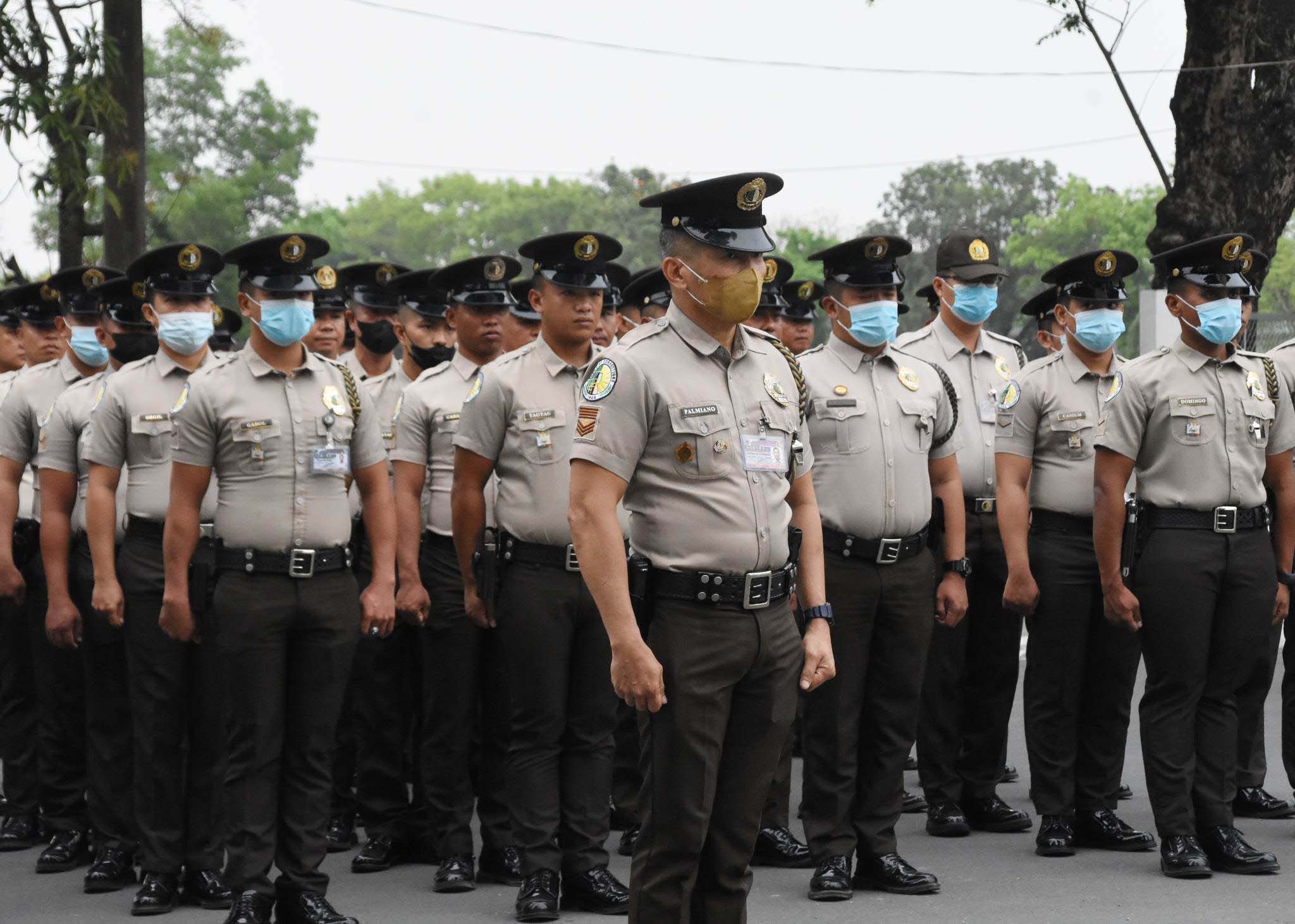 700 PRISON GUARDS‘‘IPATATAPON’ SA IWAHIG AT SABLAYAN PRISON AND PENAL ...
