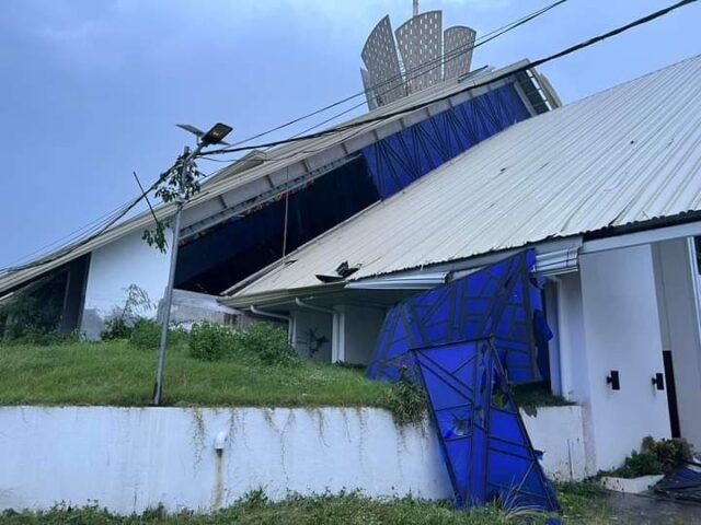 Ilang kabahayan, establisyimento at simbahan wasak sa buhawi sa ...