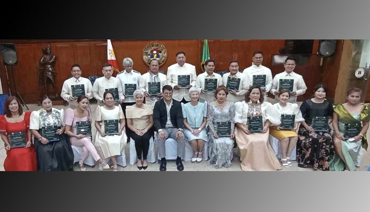 18 PB, kinilalang 'Most Outstanding Chairmen' ng Maynila | Police Files ...