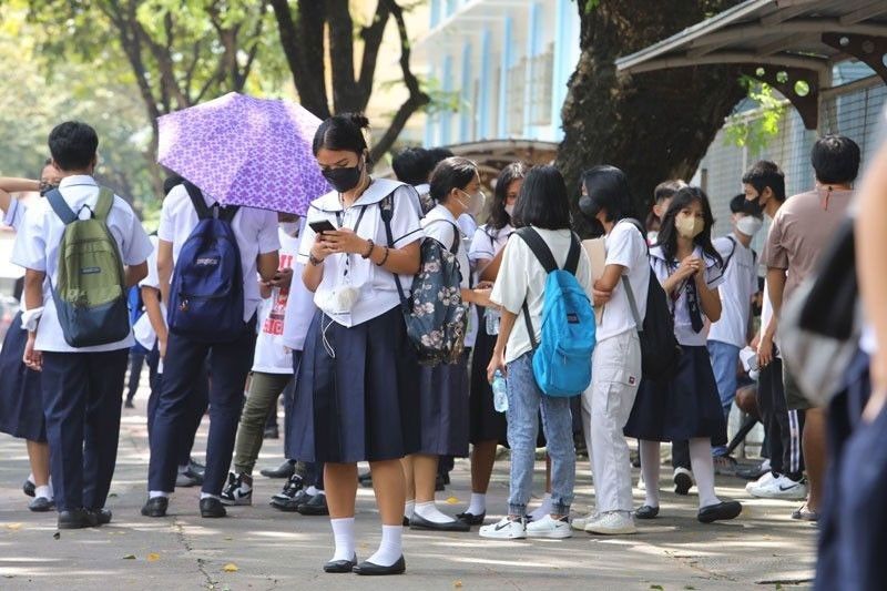 DepEd: Pagbalik sa Abril at Mayo ng bakasyon ng mga mag-aaral, aabutin pa ng 3 - 5 taon | Police ...