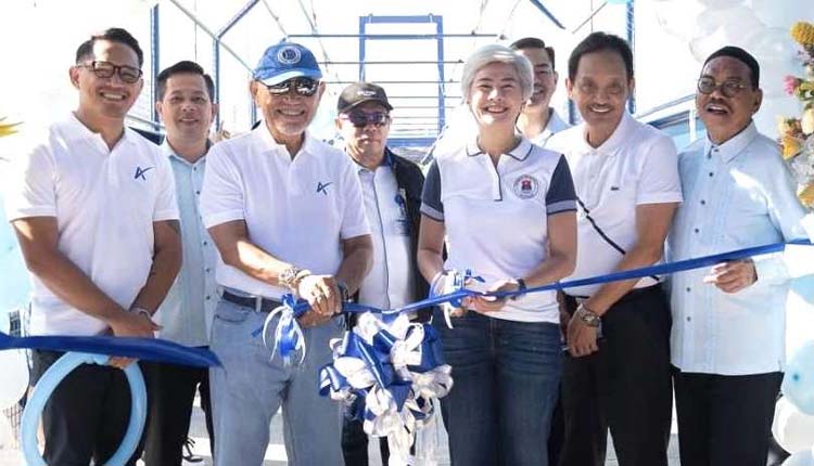 'Tulay Pangarap-Abante Footbridge' binuksan na sa publiko | Police ...