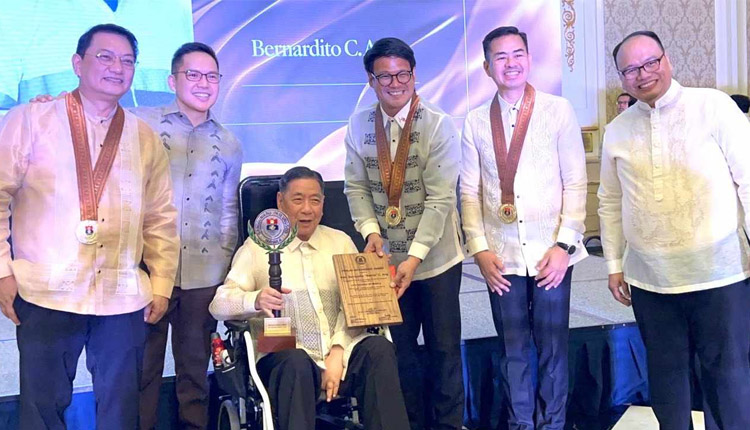 City Ad Bernie Ang at dating Vice Mayor Danny Lacuna nanguna sa ...