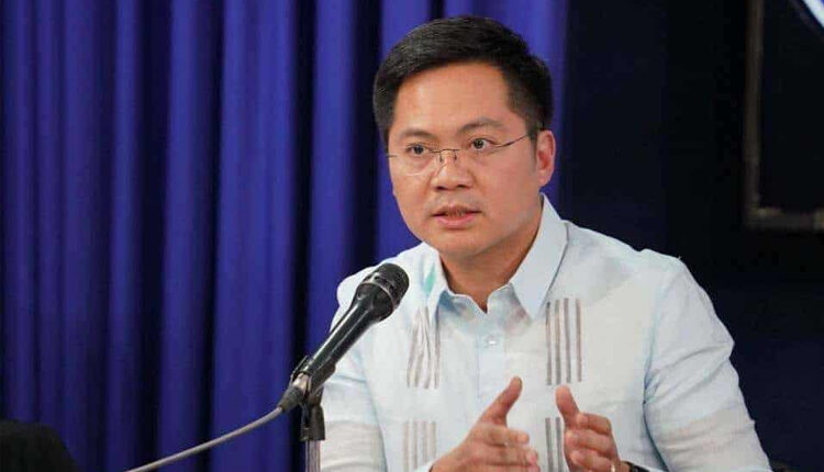 CSC NAGBABALA SA PUBLIKO LABAN SA MGA NAG-AALOK NG CIVIL SERVICE REVIEWERS AT MGA REVIEW CENTERS ...