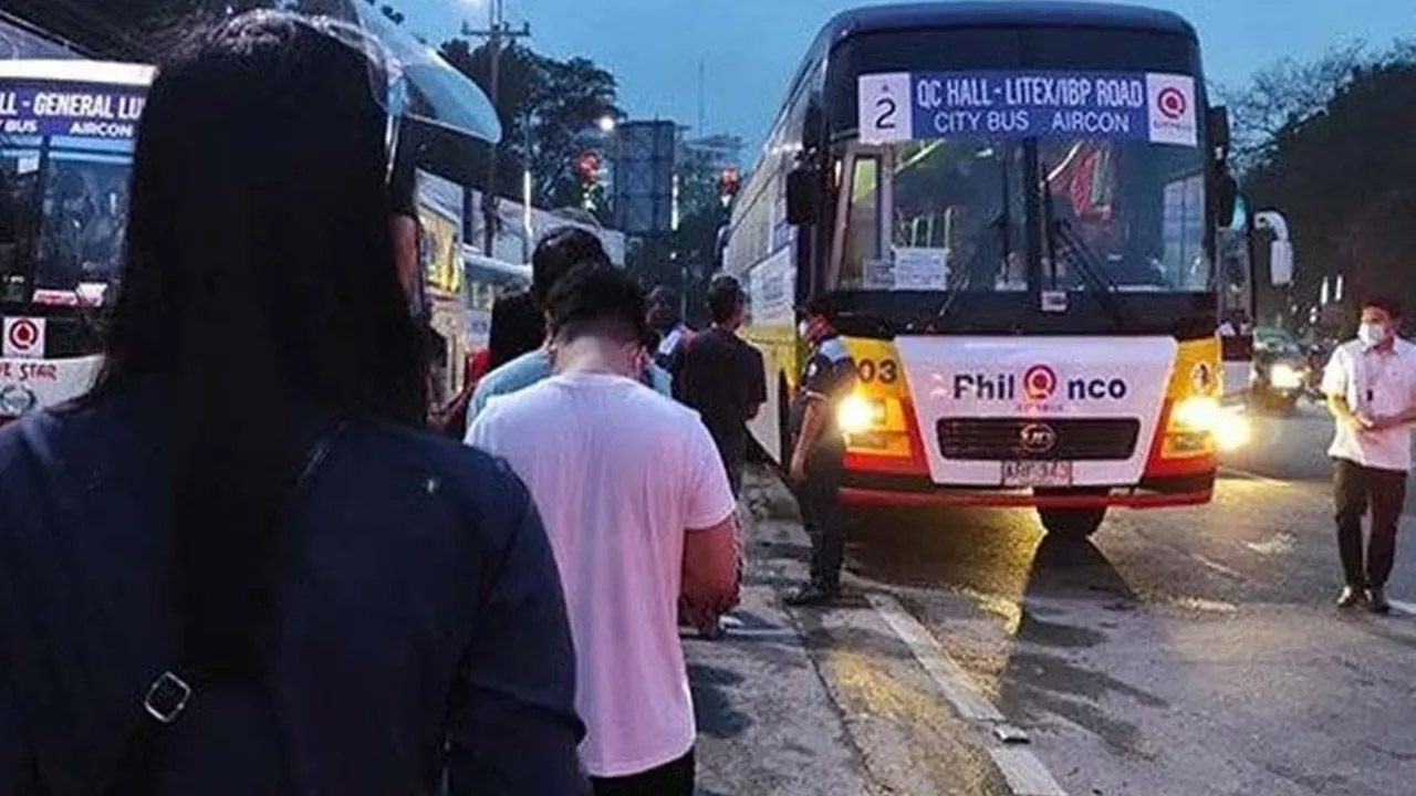Libreng sakay para sa mga jeep, bus ibabalik — LTFRB | Police Files! Tonite Libreng sakay para sa mga jeep, bus ibabalik — LTFRB | Police Files! Tonite
