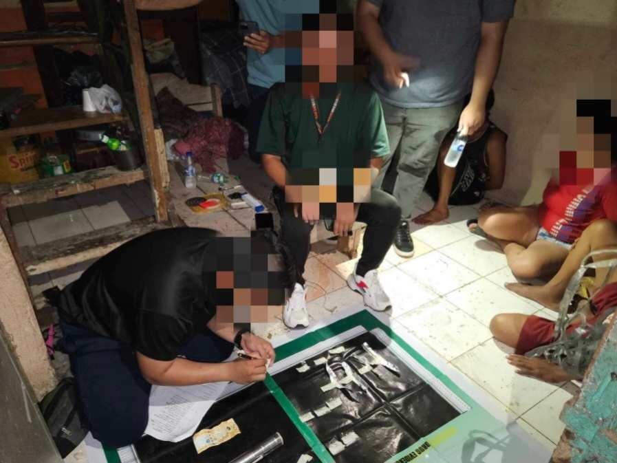 4 adik timbog sa drug den sa Pampanga | Police Files! Tonite