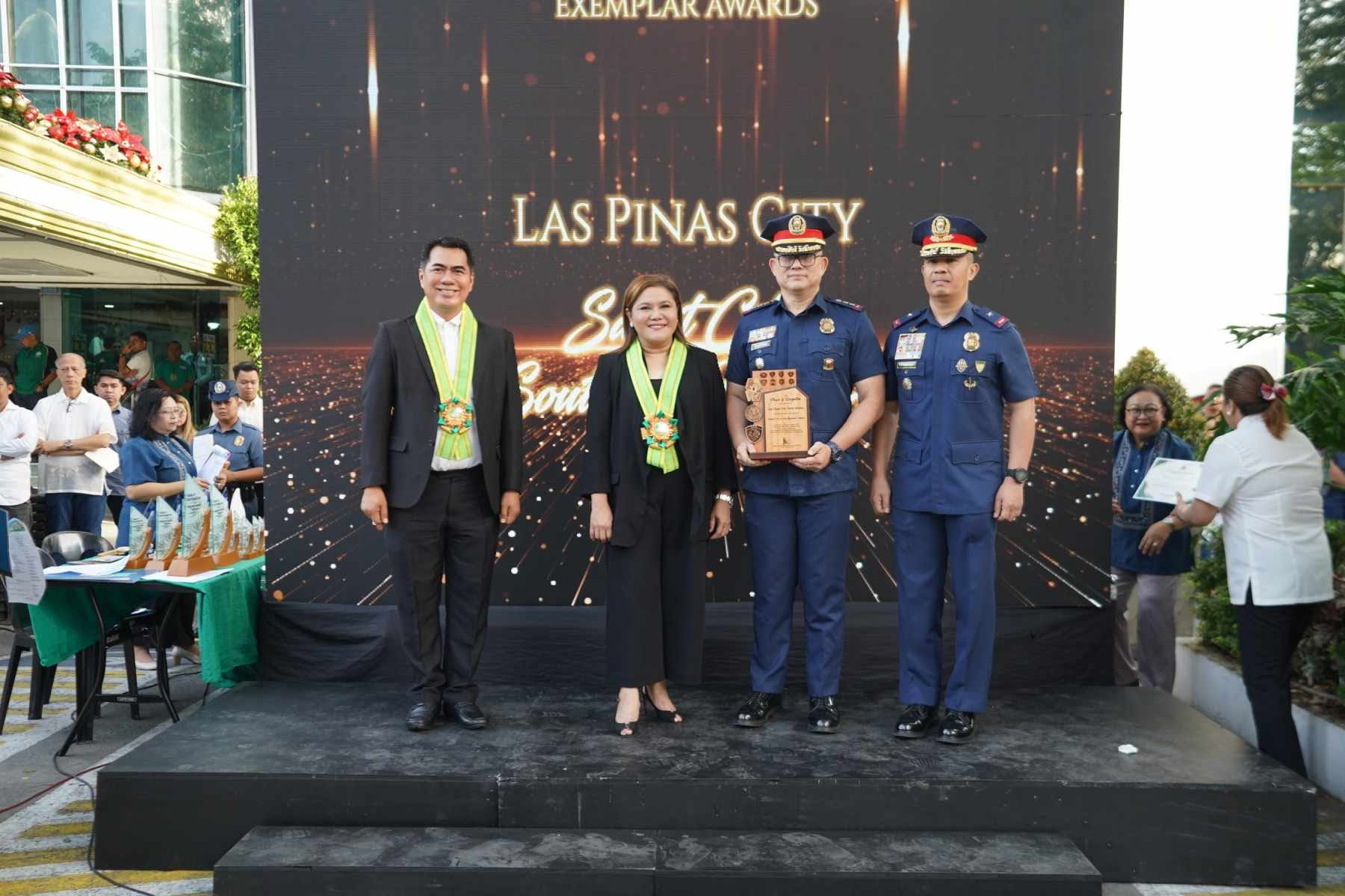 EMPLEYADO, OPISYAL AT UNIT NA MAY OUTSTANDING PERFORMANCES, TUMANGGAP ...