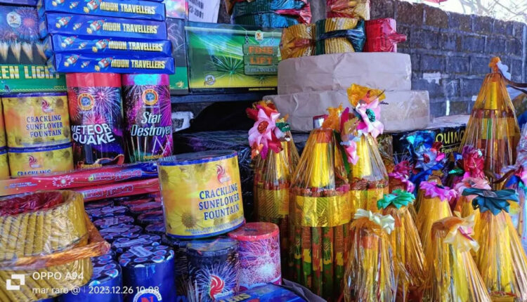 Talamak na bentahan ng mga iligal na paputok binabantayan ng DTI | Police Files! Tonite