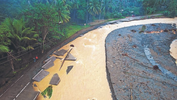 17 na patay landslides at baha sa Davao | Police Files! Tonite