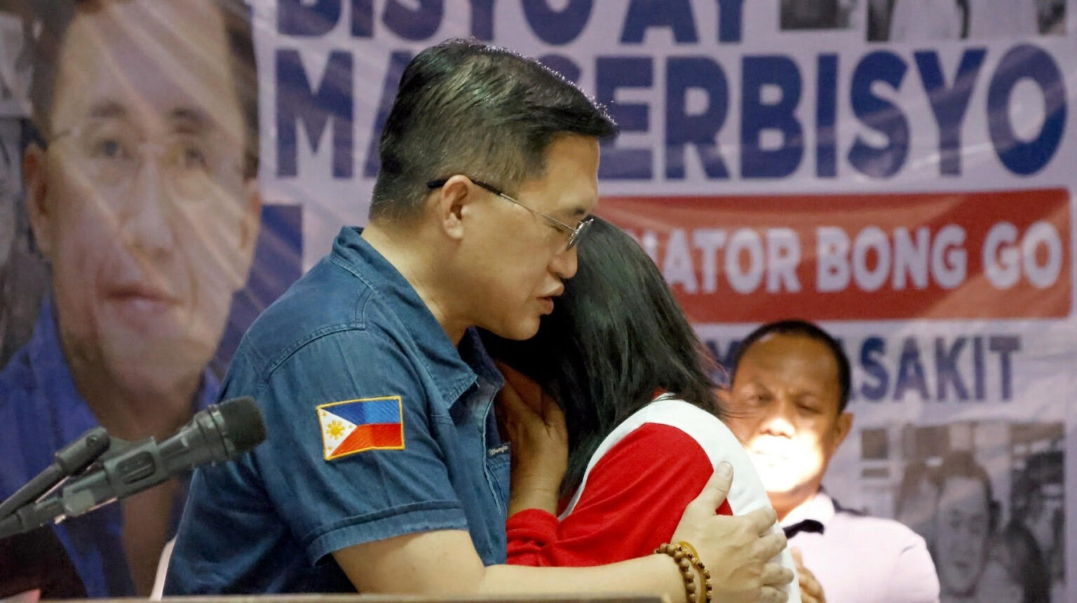 Bong Go, naantig sa kuwento ng pamilya na natulungan ng Malasakit ...