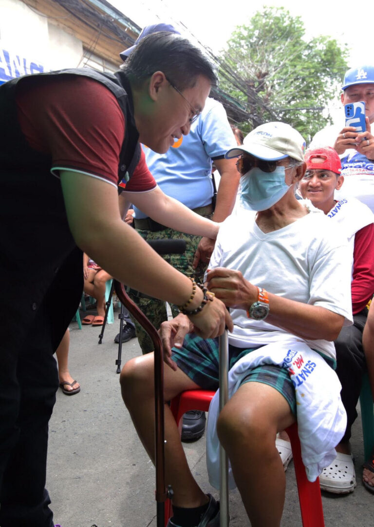 Bong Go, tumulong sa mga biktima ng bagyo sa Maynila | Police Files! Tonite