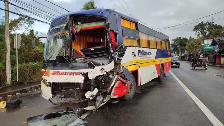 Salpukan ng bus at trailer truck: 9 sugatan | Police Files! Tonite