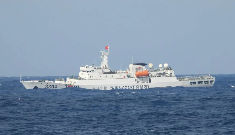 PCG patuloy na hinahamon ang iligal na presensya ng CCG Vessel sa ...