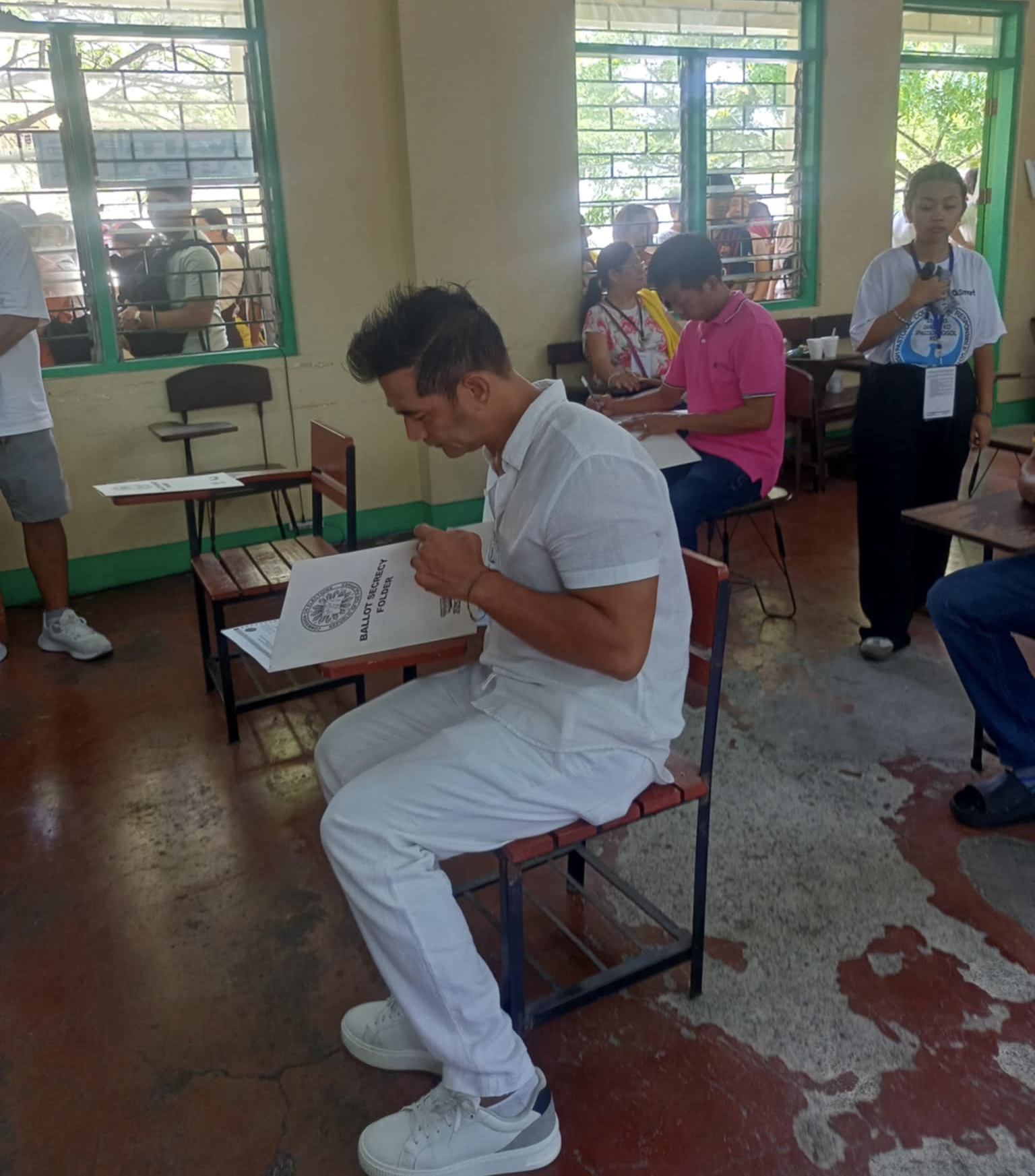 Aspirant Manila Mayor Raymond Bagatsing maagang bumoto | Police Files ...