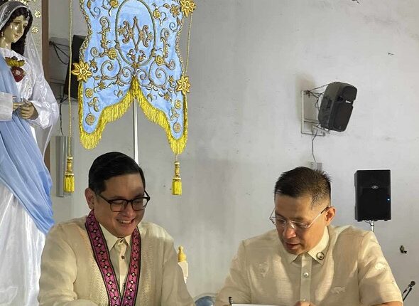 Congressman Lenlen Oreta nanumpa kay Sen. Aquino bilang kinatawan ng ...