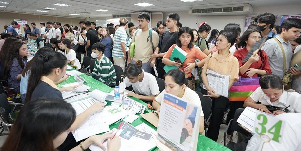 Mayor Along pinayuhan ang mga Batang Kankaloo maging produktibo ...