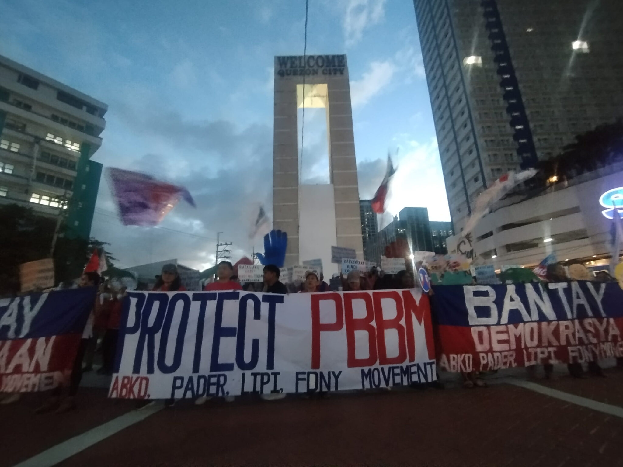 ‘PROTECT BBM’ ANTI-CORRUPTION & PEACE PROTESTS | Police Files! Tonite