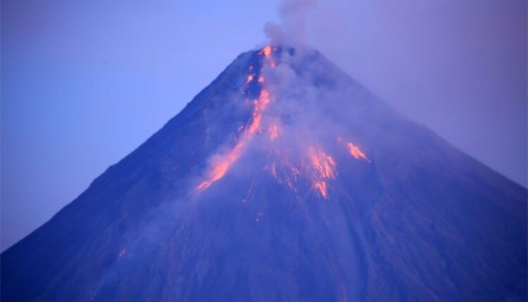 Rockfall event ng Bulkang Mayon nasa higit 200 pa rin | Police Files ...