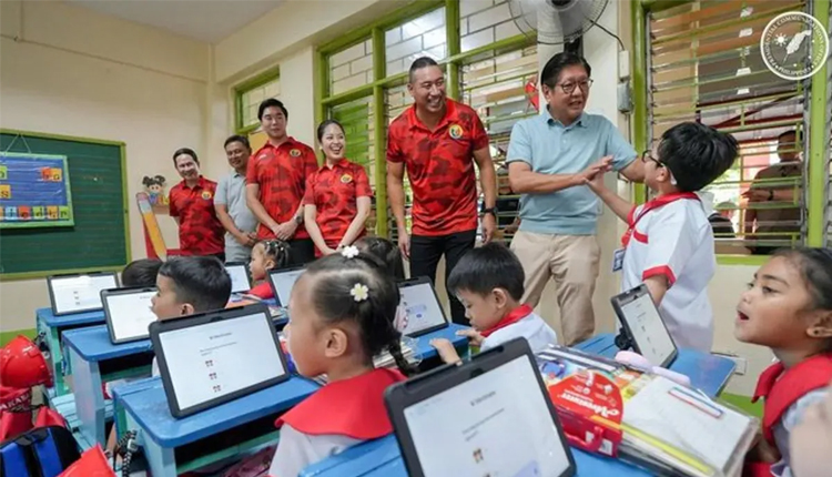 MARCOS ADMIN MAMAMAHAGI NG LIBRENG SCHOOL BAGS, LEARNING KITS SA MILYUN ...